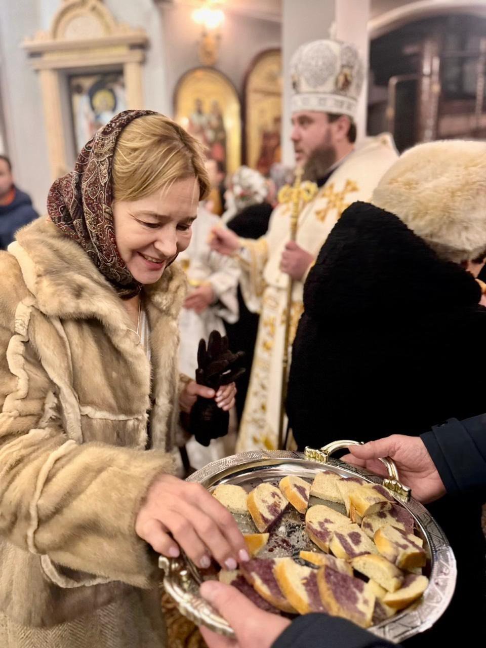 Колядки, молитви і Вифлеємський вогонь: у Дніпрі зустріли Різдво Христове. Читайте на UKR.NET